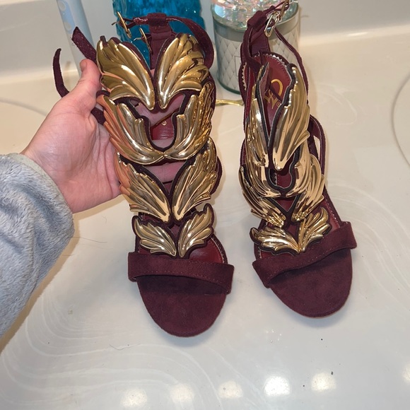 Windsor | Shoes | Windsor Angel Wing Heels | Poshmark